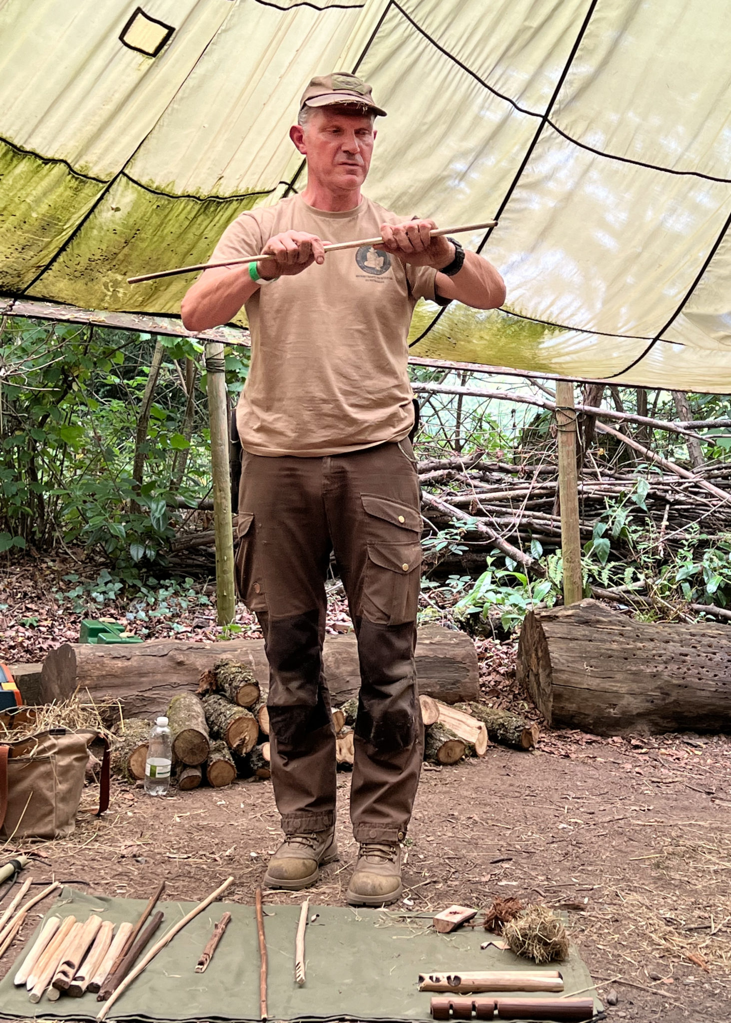 Hand drill friction fire lighting in Australia - Bushguide 101