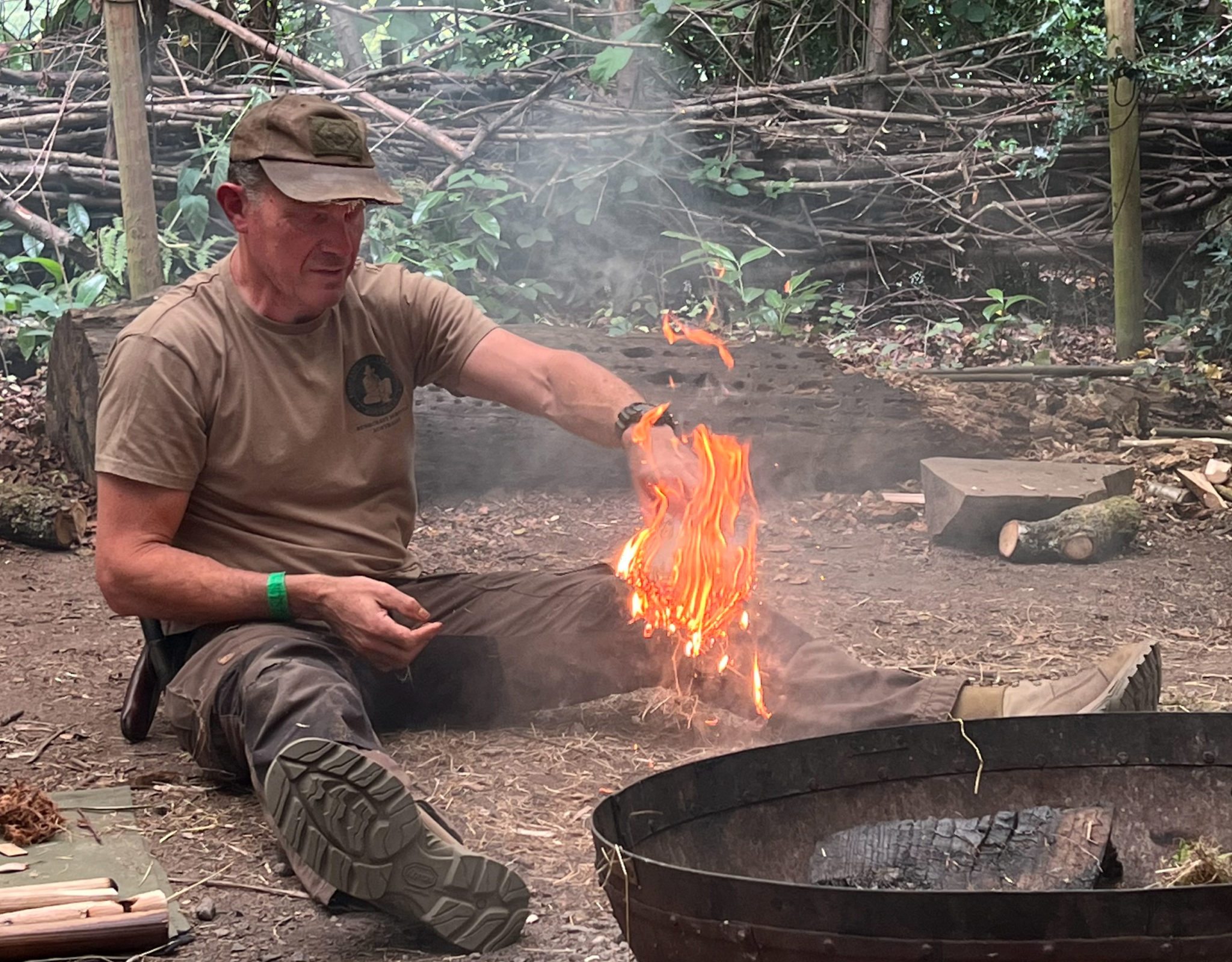 Hand drill friction fire lighting in Australia - Bushguide 101