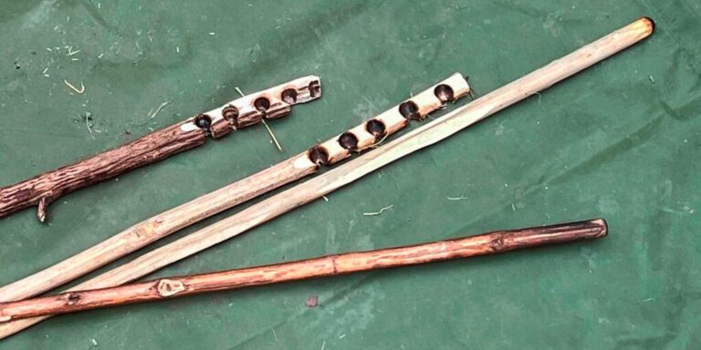 Hand drill friction fire lighting in Australia - Bushguide 101