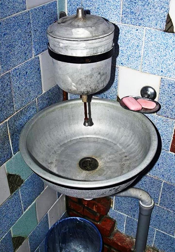 Water dispensers for handwashing - Bushguide 101