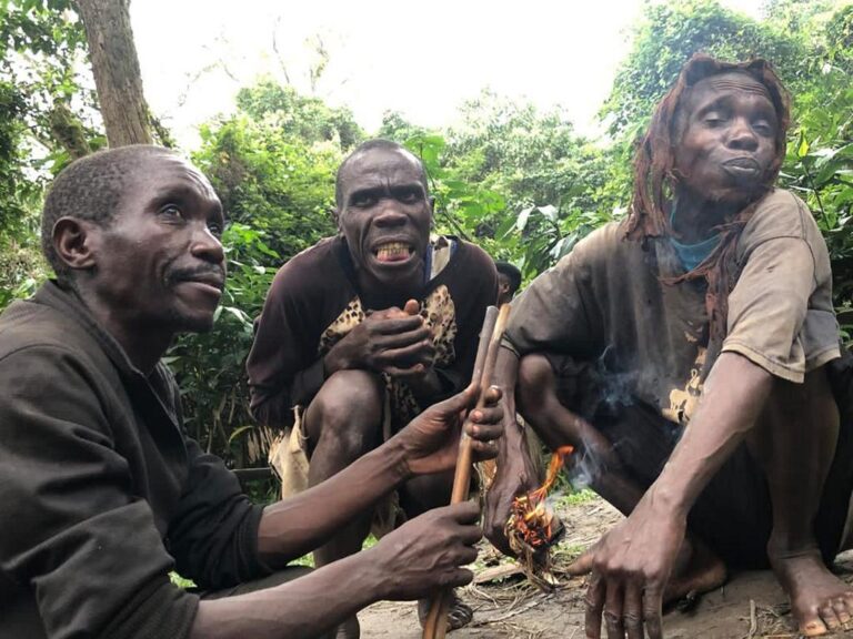 Batwa pygmies traditional fire lighting method - Bushguide 101