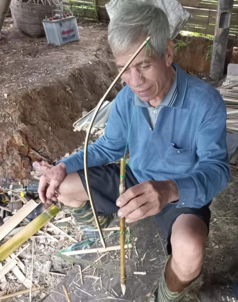 Bow Traps of Thái Đen tribals in Vietnam - Bushguide 101