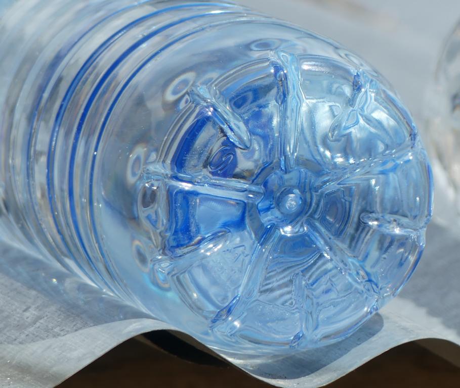 Water disinfection by UV-rays from the sun - Bushguide 101